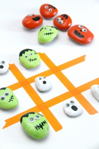 Spooky Tic Tac Toe Game with Halloween Painted Rocks - Smashed Peas ...